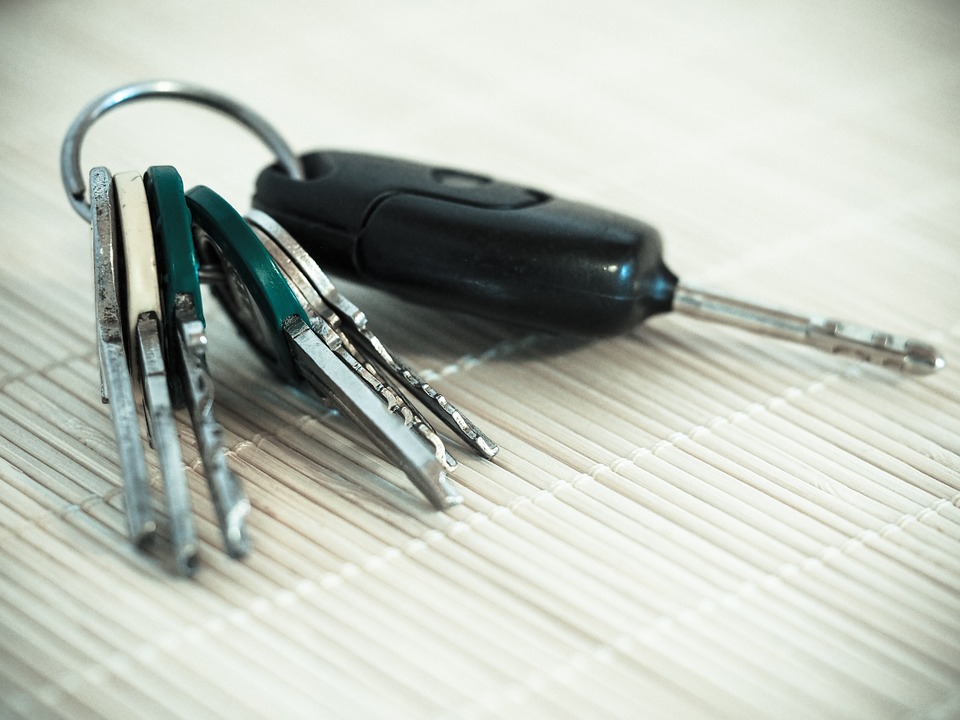 How to Use Your Car Keys as a Weapon in Self-Defense